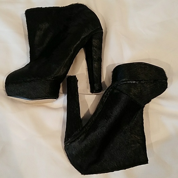 SENSO | Shoes | Senso Diffusion Black Wilma Pony Hair Ankle Bootie ...